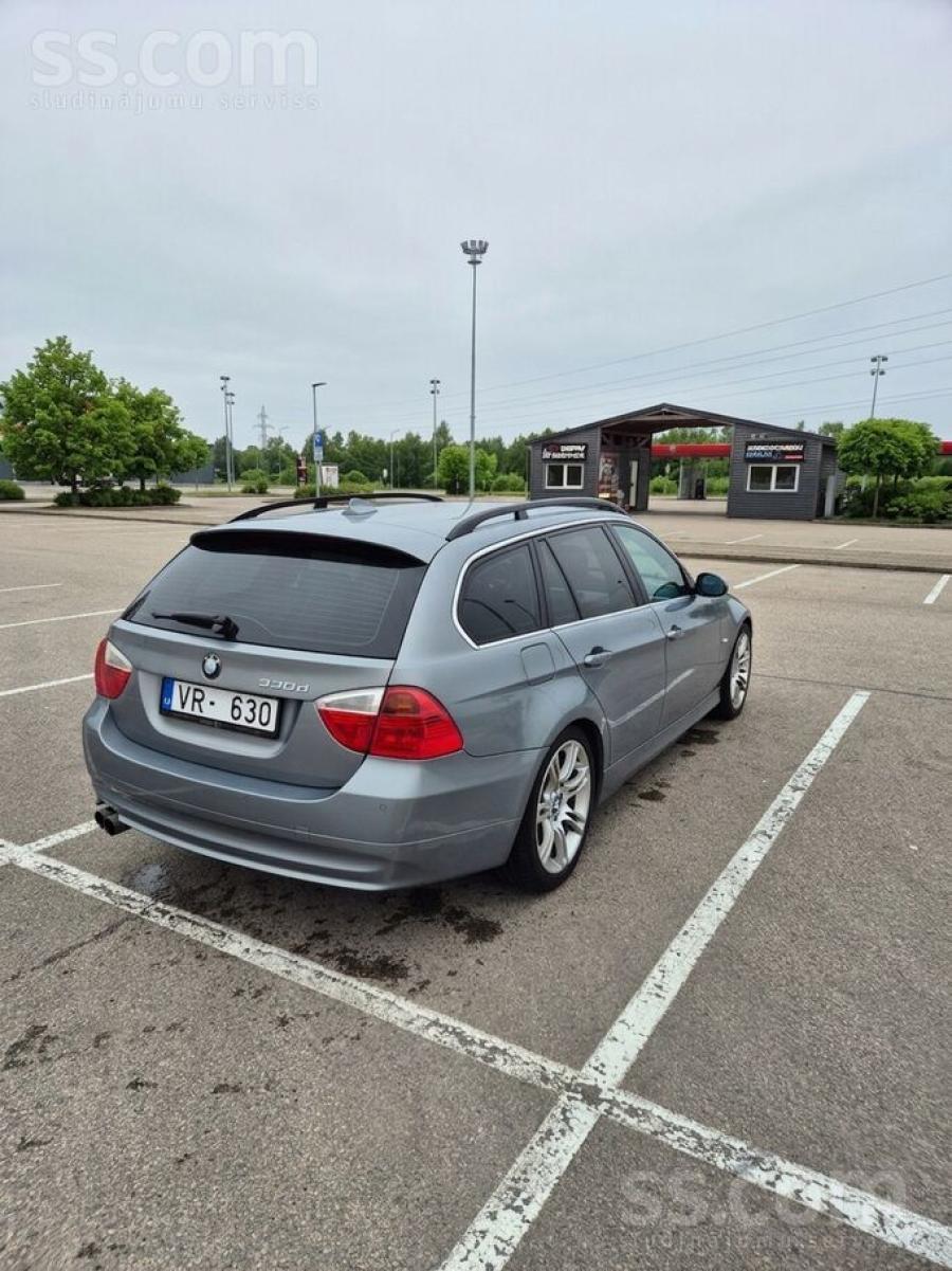 Blue BMW 330 2006 in Ogre, with an engine capacity of 3.00 L and mileage of 290 thousand km for 3500 €, photo 4 on AUTOMOTO.COM.LV