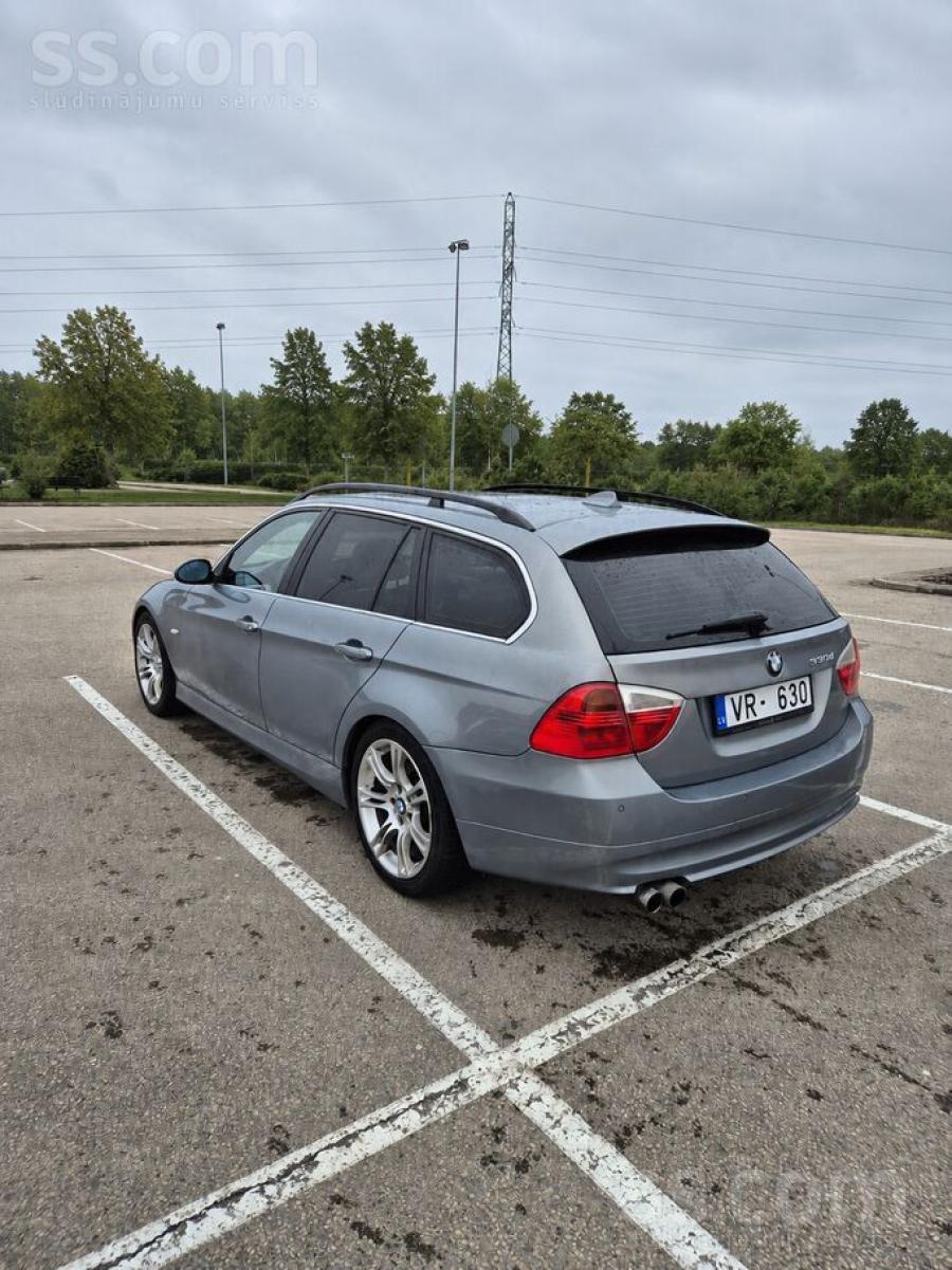 Blue BMW 330 2006 in Ogre, with an engine capacity of 3.00 L and mileage of 290 thousand km for 3500 €, photo 5 on AUTOMOTO.COM.LV