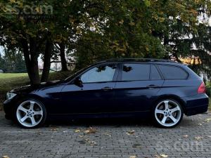 Blue BMW 330 2006 in Tukums, with an engine capacity of 3.00 L and mileage of 288 thousand km for 4150 €, photo 9 on AUTOMOTO.COM.LV