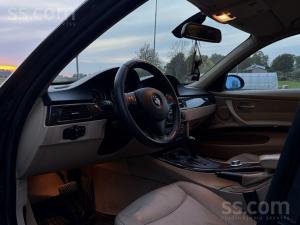 Blue BMW 330 2006 in Tukums, with an engine capacity of 3.00 L and mileage of 288 thousand km for 4150 €, photo 11 on AUTOMOTO.COM.LV