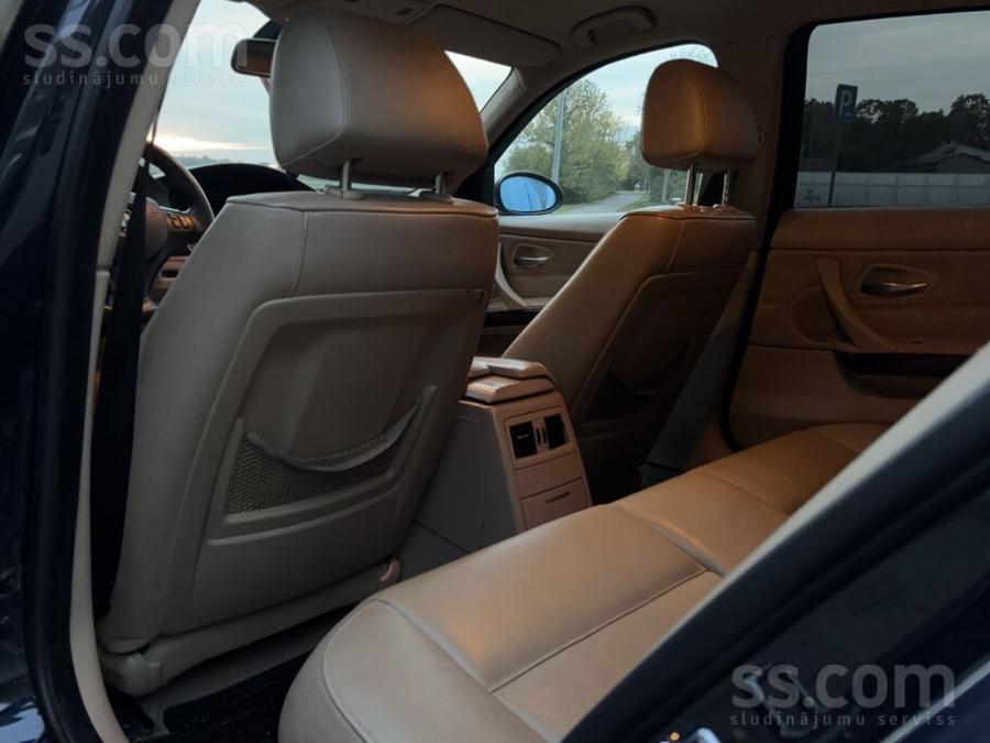 Blue BMW 330 2006 in Tukums, with an engine capacity of 3.00 L and mileage of 288 thousand km for 4150 €, photo 12 on AUTOMOTO.COM.LV