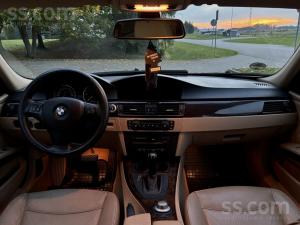 Blue BMW 330 2006 in Tukums, with an engine capacity of 3.00 L and mileage of 288 thousand km for 4150 €, photo 15 on AUTOMOTO.COM.LV