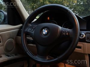 Blue BMW 330 2006 in Tukums, with an engine capacity of 3.00 L and mileage of 288 thousand km for 4150 €, photo 16 on AUTOMOTO.COM.LV
