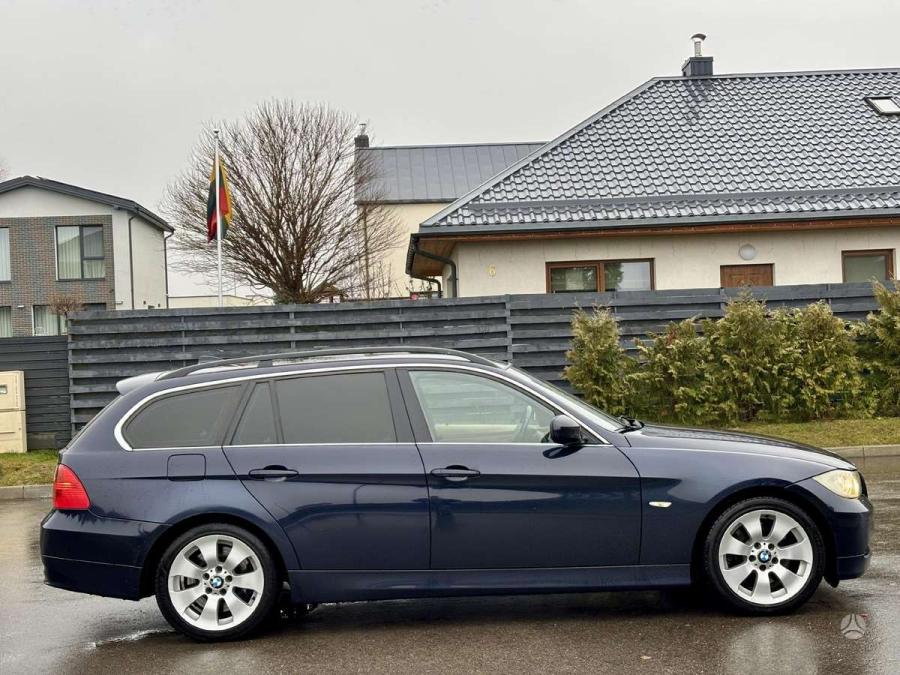 Blue BMW 330 2007 in Vilnius, with an engine capacity of 3.00 L and mileage of 400 thousand km for 3500 €, photo 6 on AUTOMOTO.COM.LV