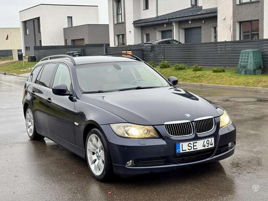 Blue BMW 330 2007 in Vilnius, with an engine capacity of 3.00 L and mileage of 400 thousand km for 3500 €, photo 7 on AUTOMOTO.COM.LV