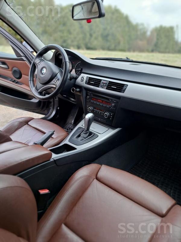 Blue BMW 330 2007 in Riga, with an engine capacity of 3.00 L and mileage of 241 thousand km for 3800 €, photo 6 on AUTOMOTO.COM.LV