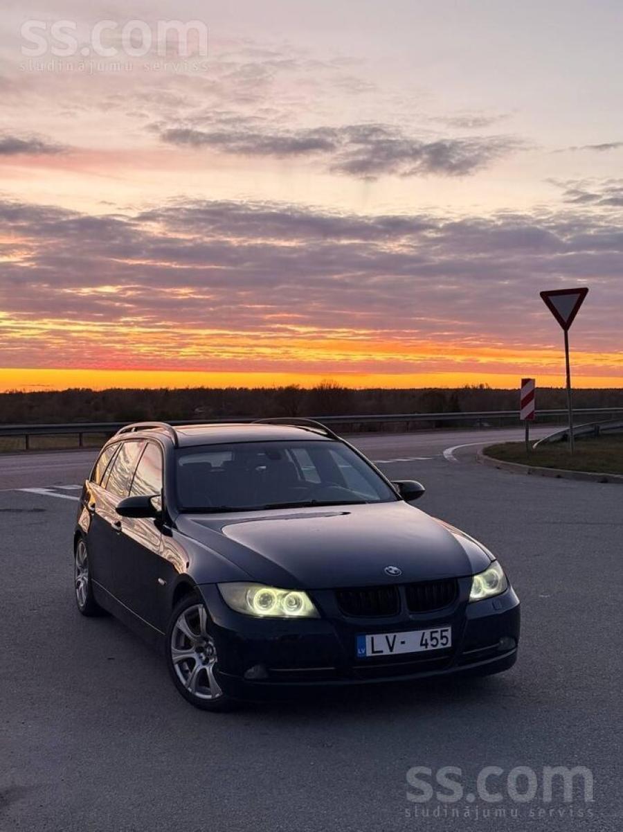 Blue BMW 330 2007 in Riga, with an engine capacity of 3.00 L and mileage of 320 thousand km for 3990 €, photo 1 on AUTOMOTO.COM.LV