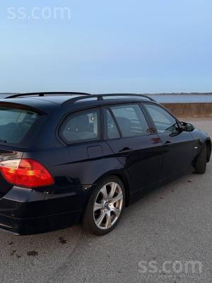 Blue BMW 330 2007 in Riga, with an engine capacity of 3.00 L and mileage of 320 thousand km for 3990 €, photo 4 on AUTOMOTO.COM.LV