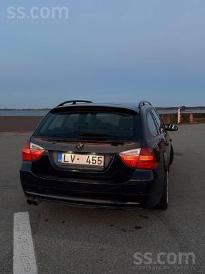 Blue BMW 330 2007 in Riga, with an engine capacity of 3.00 L and mileage of 320 thousand km for 3990 €, photo 5 on AUTOMOTO.COM.LV