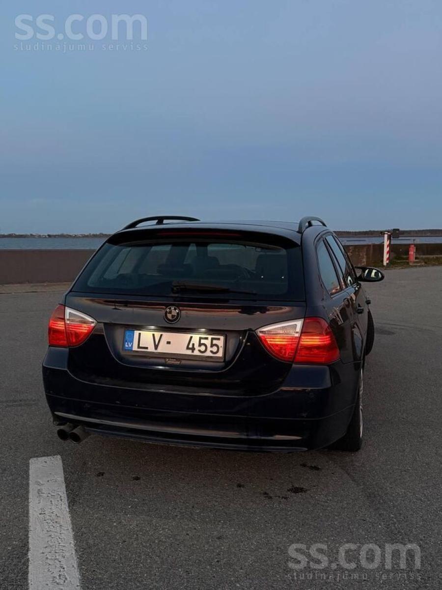 Blue BMW 330 2007 in Riga, with an engine capacity of 3.00 L and mileage of 320 thousand km for 3990 €, photo 5 on AUTOMOTO.COM.LV