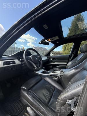 Blue BMW 330 2007 in Riga, with an engine capacity of 3.00 L and mileage of 320 thousand km for 3990 €, photo 9 on AUTOMOTO.COM.LV