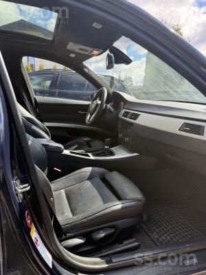 Blue BMW 330 2007 in Riga, with an engine capacity of 3.00 L and mileage of 320 thousand km for 3990 €, photo 11 on AUTOMOTO.COM.LV
