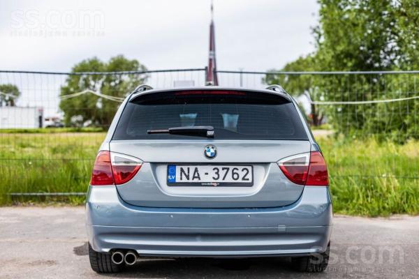 Blue BMW 330 2007 in Riga, with an engine capacity of 3.00 L and mileage of 366 thousand km for 5290 €, photo 8 on AUTOMOTO.COM.LV