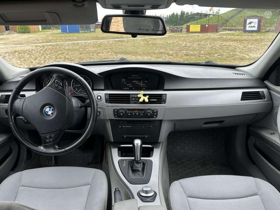 Zils BMW 330 2007 Šauļi, ar dzinēja tilpumu 2.99 L un nobraukumu 380 tūkst. km par 3450 €, foto 7 vietnē AUTOMOTO.COM.LV