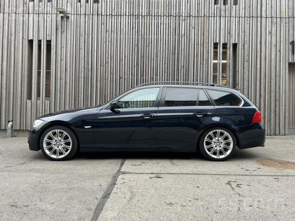 Blue BMW 330 2008 in Riga, with an engine capacity of 3.00 L and mileage of 384 thousand km for 6750 €, photo 6 on AUTOMOTO.COM.LV