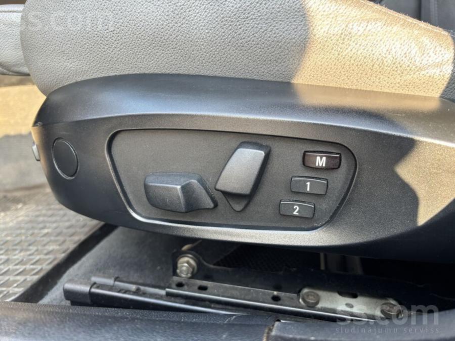 Zils BMW 330 2008 Rīga, ar dzinēja tilpumu 3.00 L un nobraukumu 380 tūkst. km par 7950 €, foto 15 vietnē AUTOMOTO.COM.LV