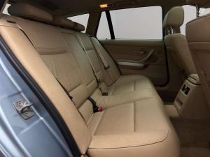 Blue BMW 330 2010 in Vilnius, with an engine capacity of 3.00 L and mileage of 319 thousand km for 6999 €, photo 11 on AUTOMOTO.COM.LV