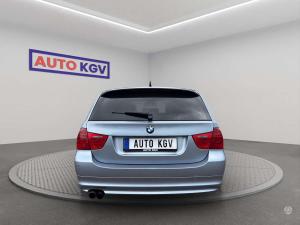 Blue BMW 330 2010 in Vilnius, with an engine capacity of 3.00 L and mileage of 319 thousand km for 6999 €, photo 5 on AUTOMOTO.COM.LV