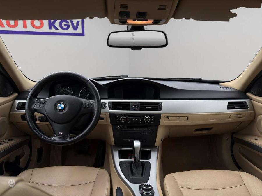 Blue BMW 330 2010 in Vilnius, with an engine capacity of 3.00 L and mileage of 319 thousand km for 6999 €, photo 14 on AUTOMOTO.COM.LV