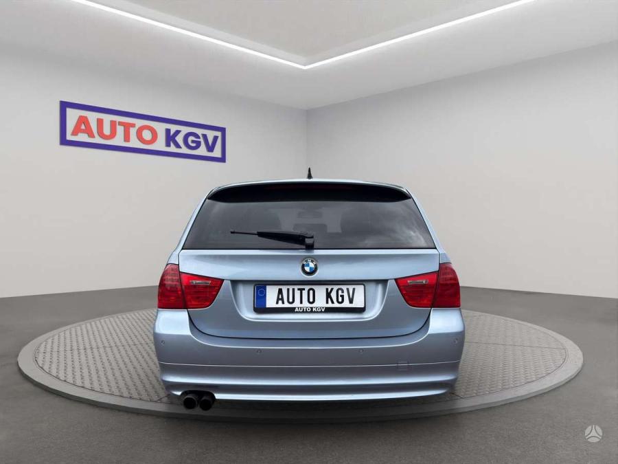 Zils BMW 330 2010 Viļņa, ar dzinēja tilpumu 3.00 L un nobraukumu 319 tūkst. km par 6999 €, foto 5 vietnē AUTOMOTO.COM.LV