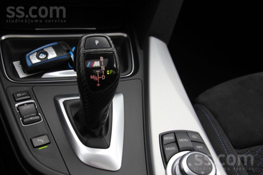 Blue BMW 330 2012 in Tukums, with an engine capacity of 3.00 L and mileage of 248 thousand km for 10500 €, photo 18 on AUTOMOTO.COM.LV