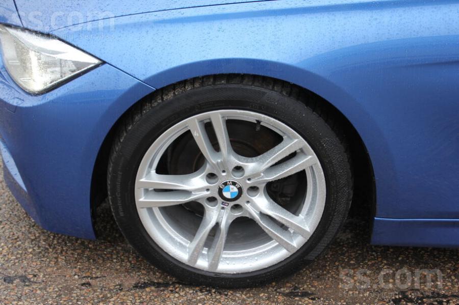 Blue BMW 330 2012 in Tukums, with an engine capacity of 3.00 L and mileage of 248 thousand km for 10500 €, photo 36 on AUTOMOTO.COM.LV