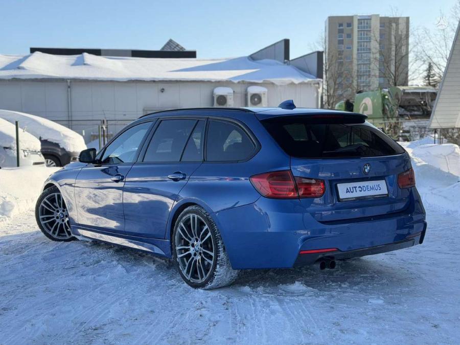 Blue BMW 330 2013 in Mazeikiai, with an engine capacity of 2.99 L and mileage of 338 thousand km for 12500 €, photo 4 on AUTOMOTO.COM.LV