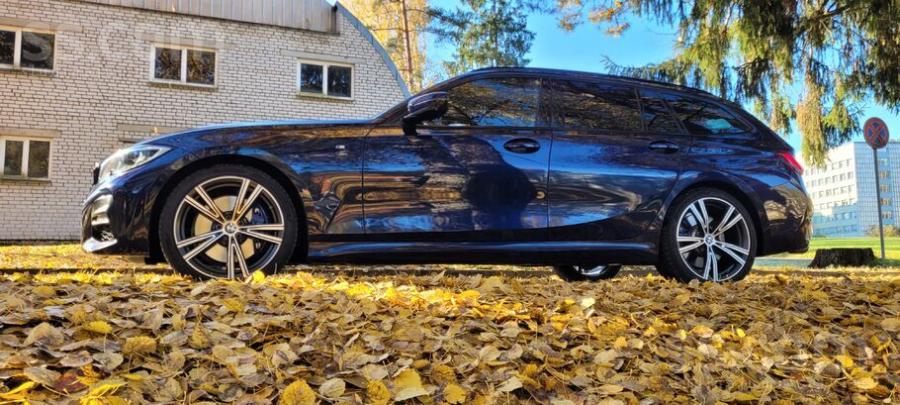 Blue BMW 330 2019 in Valmiera, with an engine capacity of 3.00 L and mileage of 184 thousand km for 26000 €, photo 3 on AUTOMOTO.COM.LV
