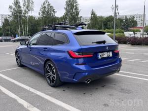 Blue BMW 330 2020 in Riga, with an engine capacity of 2.00 L and mileage of 122 thousand km for 27600 €, photo 3 on AUTOMOTO.COM.LV