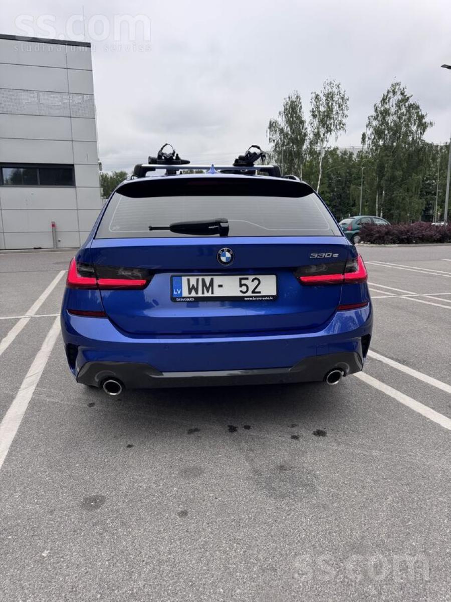 Blue BMW 330 2020 in Riga, with an engine capacity of 2.00 L and mileage of 122 thousand km for 27600 €, photo 4 on AUTOMOTO.COM.LV