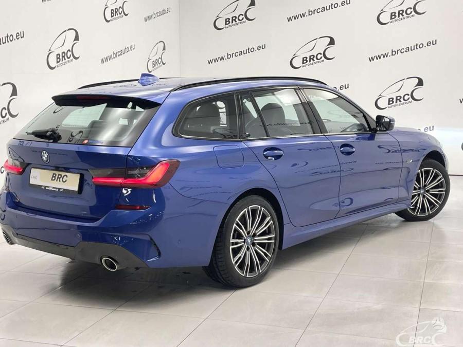 Blue BMW 330 2022 in Vilnius, with an engine capacity of 2.00 L and mileage of 186 thousand km for 22200 €, photo 4 on AUTOMOTO.COM.LV