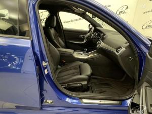 Blue BMW 330 2022 in Vilnius, with an engine capacity of 2.00 L and mileage of 186 thousand km for 22200 €, photo 6 on AUTOMOTO.COM.LV