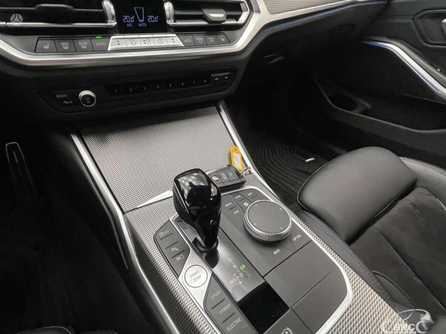 Blue BMW 330 2022 in Vilnius, with an engine capacity of 2.00 L and mileage of 186 thousand km for 22200 €, photo 30 on AUTOMOTO.COM.LV