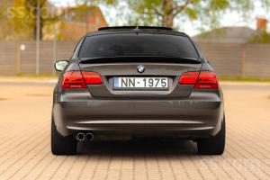 Brown BMW 330 2010 in Riga, with an engine capacity of 3.00 L and mileage of 340 thousand km for 8999 €, photo 6 on AUTOMOTO.COM.LV