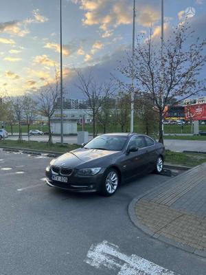 Brown BMW 330 2010 in Vilnius, with an engine capacity of 2.99 L and mileage of 223 thousand km for 8000 €, photo  on AUTOMOTO.COM.LV