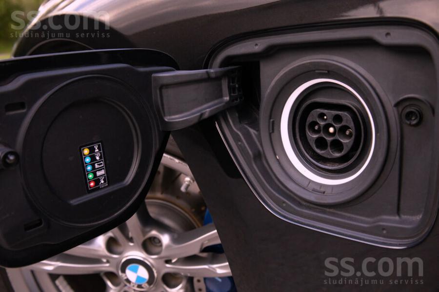 Brūns BMW 330 2016 Jelgava, ar dzinēja tilpumu 2.00 L un nobraukumu 0 tūkst. km par 14950 €, foto 22 vietnē AUTOMOTO.COM.LV
