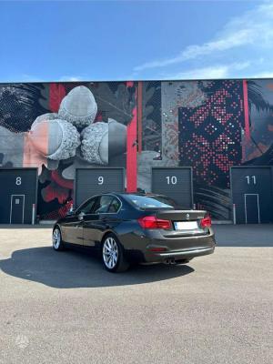 Brown BMW 330 2017 in Vilnius, with an engine capacity of 2.00 L and mileage of 223 thousand km for 13900 €, photo 4 on AUTOMOTO.COM.LV