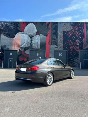 Brown BMW 330 2017 in Vilnius, with an engine capacity of 2.00 L and mileage of 223 thousand km for 13900 €, photo 5 on AUTOMOTO.COM.LV