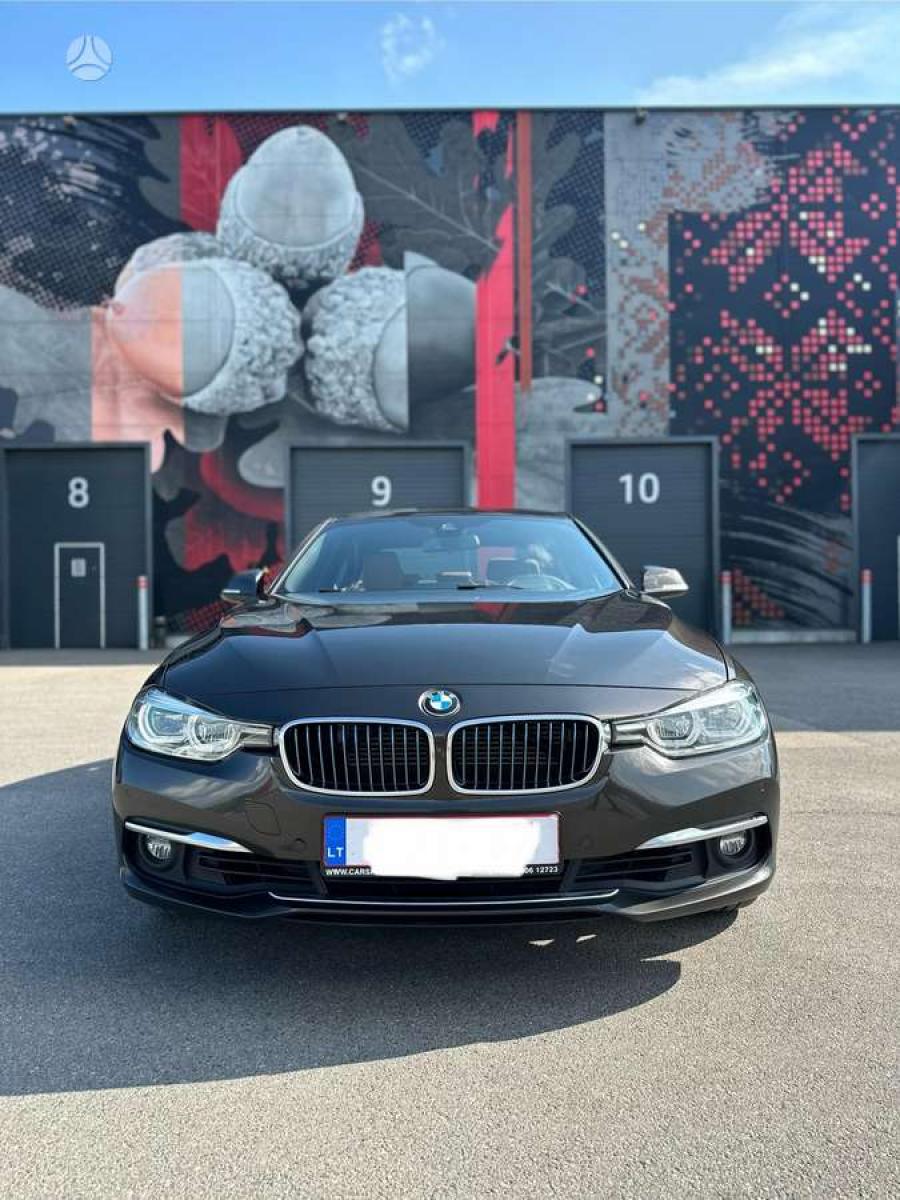 Brown BMW 330 2017 in Vilnius, with an engine capacity of 2.00 L and mileage of 223 thousand km for 13900 €, photo 9 on AUTOMOTO.COM.LV
