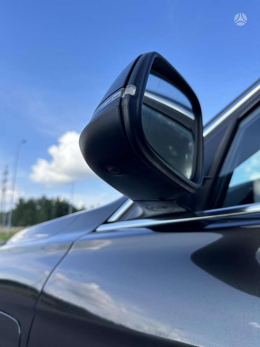 Brown BMW 330 2017 in Vilnius, with an engine capacity of 2.00 L and mileage of 223 thousand km for 13900 €, photo 18 on AUTOMOTO.COM.LV