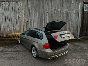 Brown BMW 330 2007 in Riga, with an engine capacity of 3.00 L and mileage of 415 thousand km for 4150 €, photo 5 on AUTOMOTO.COM.LV