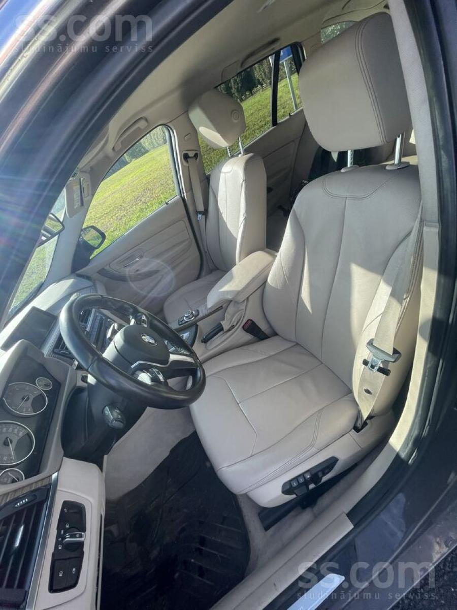 Brown BMW 330 2012 in Tallinn, with an engine capacity of 3.00 L and mileage of 275 thousand km for 17500 €, photo 10 on AUTOMOTO.COM.LV
