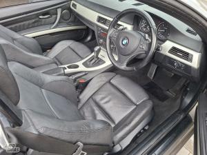 BMW 330 2008 in Silute, with an engine capacity of 3.00 L and mileage of 112 thousand km for 3000 €, photo 18 on AUTOMOTO.COM.LV