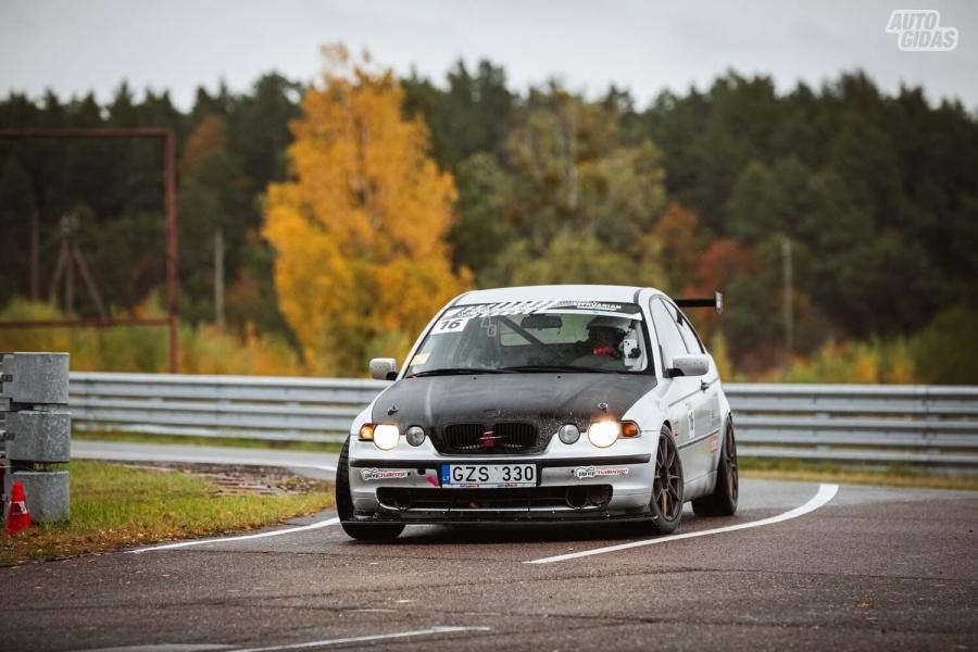 BMW 330 1999 in Kaunas, with an engine capacity of 3.00 L and mileage of 35 thousand km for 9500 €, photo 5 on AUTOMOTO.COM.LV