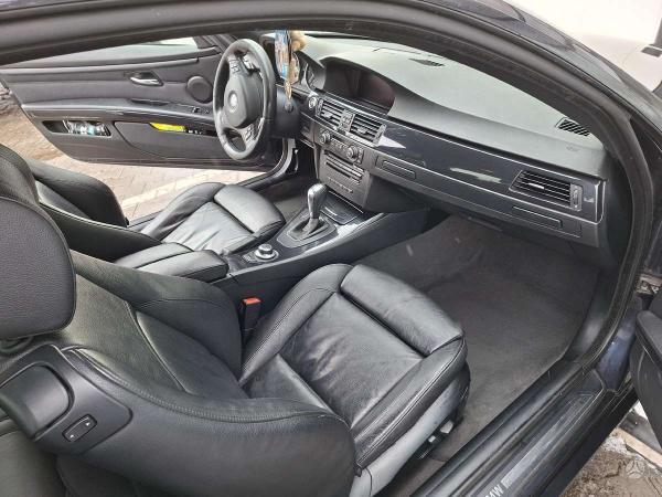 BMW 330 2008 in Vilnius, with an engine capacity of 2.99 L and mileage of 342 thousand km for 6900 €, photo 8 on AUTOMOTO.COM.LV