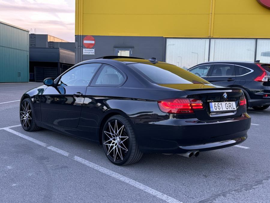 BMW 330 2008 Tallina, ar dzinēja tilpumu 3.00 L un nobraukumu 370 tūkst. km par 8500 €, foto 3 vietnē AUTOMOTO.COM.LV