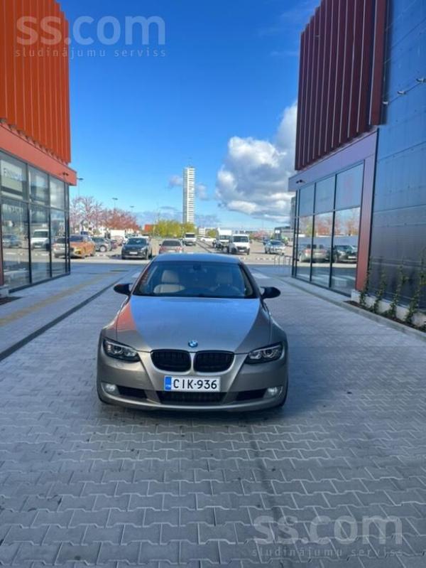 BMW 330 2009 in Klaipeda, with an engine capacity of 3.00 L and mileage of 330 thousand km for 6700 €, photo 1 on AUTOMOTO.COM.LV