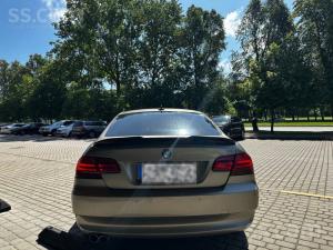 BMW 330 2009 in Klaipeda, with an engine capacity of 3.00 L and mileage of 330 thousand km for 6700 €, photo 5 on AUTOMOTO.COM.LV