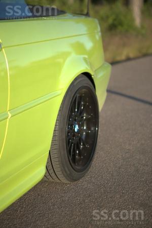 Green BMW 330 2002 in Riga, with an engine capacity of 3.00 L and mileage of 247 thousand km for 7300 €, photo 7 on AUTOMOTO.COM.LV