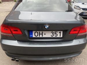 Green BMW 330 2009 in Jelgava, with an engine capacity of 3.00 L and mileage of 242 thousand km for 8550 €, photo 4 on AUTOMOTO.COM.LV